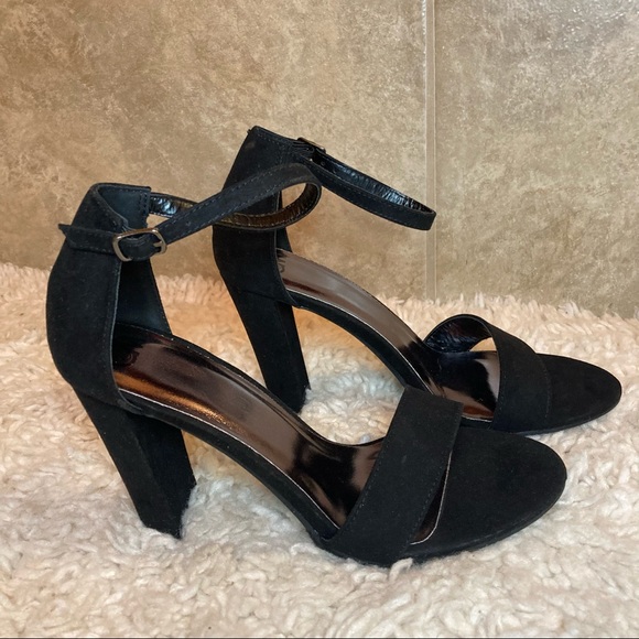 Chelsea Moreland | Shoes | Chelsea Moreland Faux Suede Ankle Buckle ...
